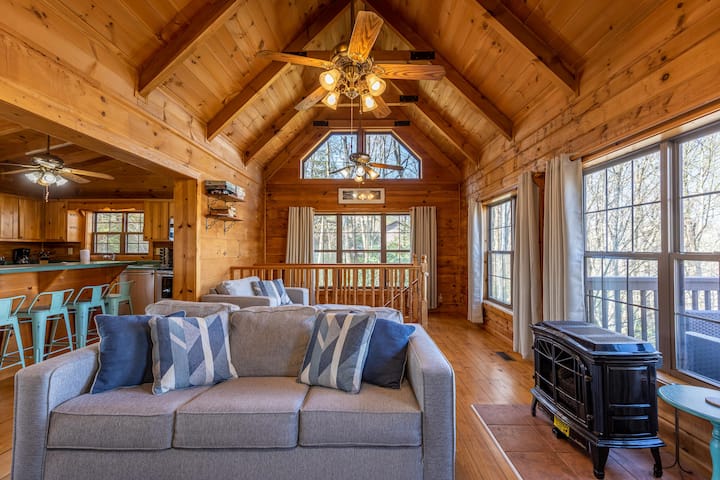 Log Cabin Close To Skiing! | Views | Fire Pit - Boone