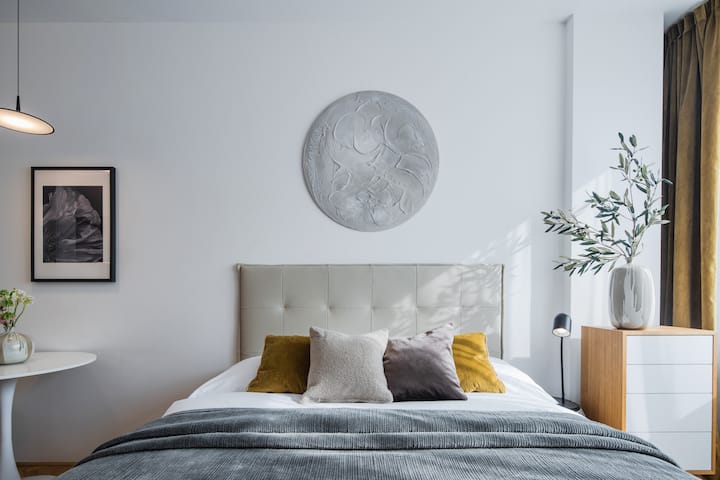 Cozy Luxury · ŽIžkov Tower Views - Prága