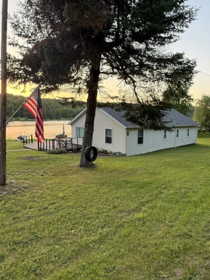 Nonny’s Cottage - Lake Ellsworth - Torch Lake, MI