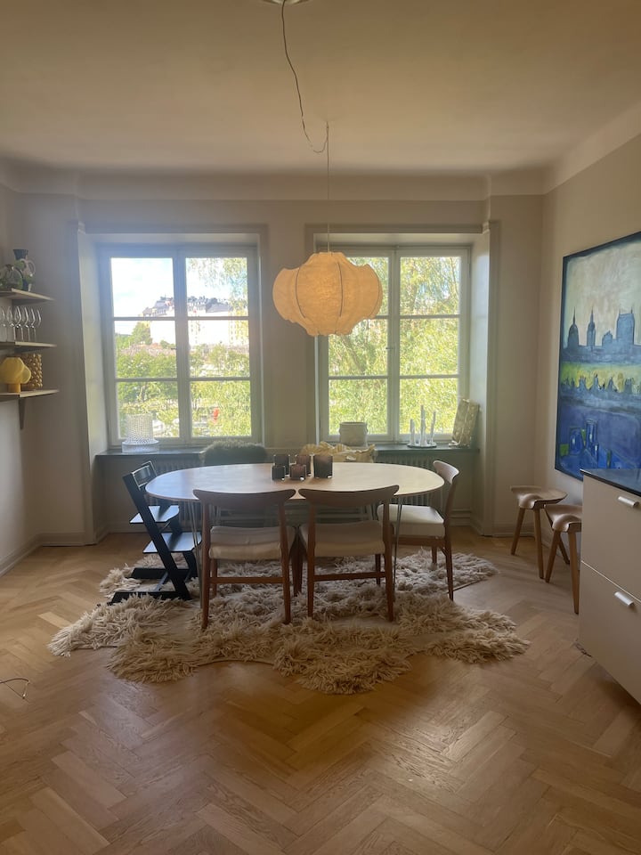 Ljus Och Rymlig 3a Med Sjöutsikt - Stockholm