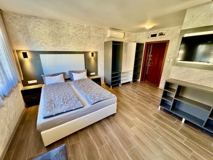 ТК C16 - Next To Gondola - Bansko