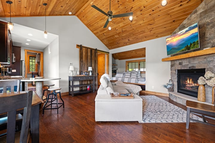 Luxe Stay | Banner Elk • Ski • Golf • Fireplace - Banner Elk