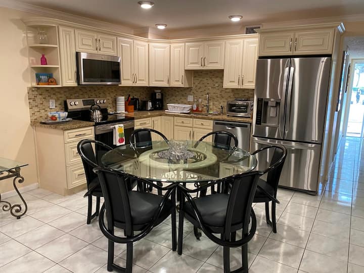 Best Deal 3 Bedroom 2 Bath Condo - Boca Raton