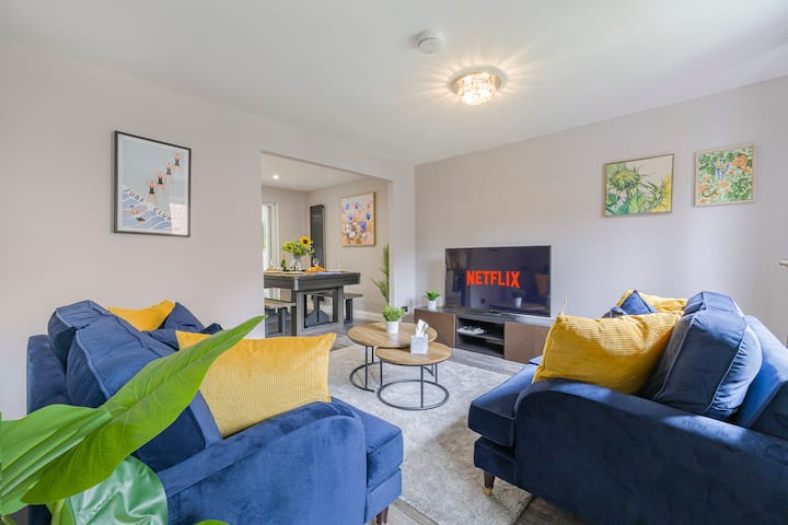 Stunning Home Central Mk, Pool Table, Free Parking - Milton Keynes