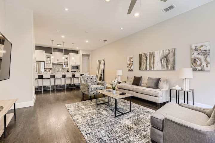 Clamath Retreat | Views & Style - Dallas, TX