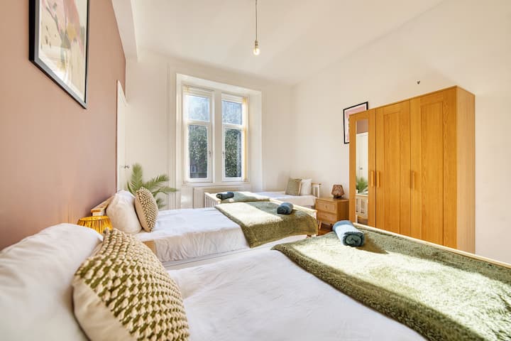 Central 2br • Near Uni & Sauchiehall • Parking - Glasgow