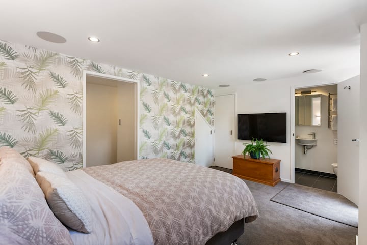 Cosy, Convenient & Calm Retreat - Auckland