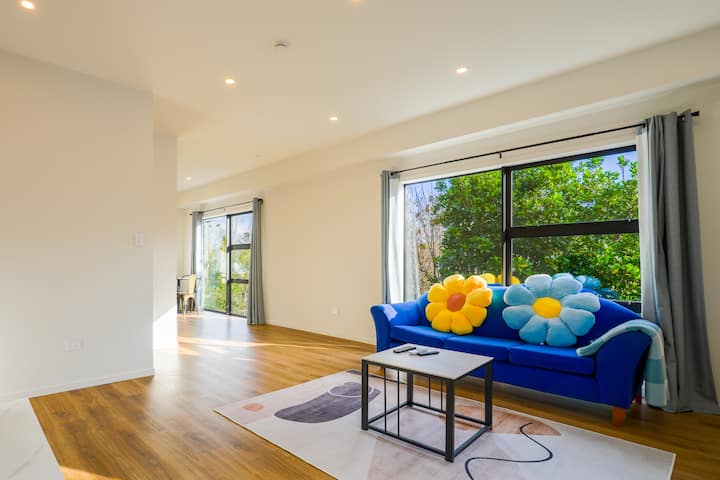 Modern 3-bedroom Home In Mount Wellington - Auckland