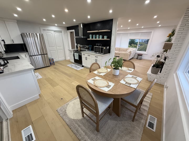 Charming South Retreat - Salem, OR