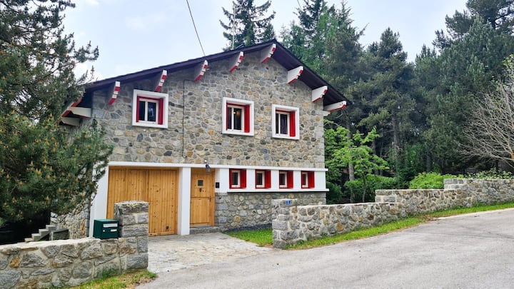 Chalet De Montagne (8/10 Personnes) - Matemale