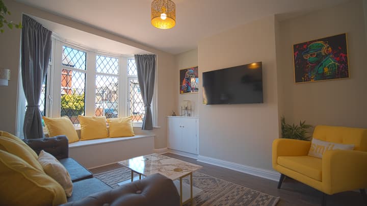 Spacious 3-bed Home - Central Blackpool - Lytham St Annes
