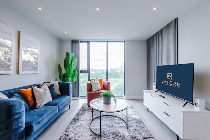 Modern 2br | Parking | Great Location & Amenities - Salford