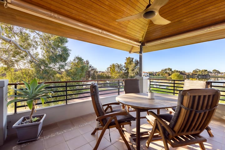 Lake View Near The City - Perth