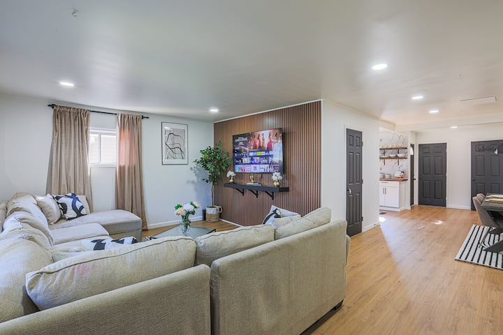 Pink Door Ranch Haven - Towson, MD