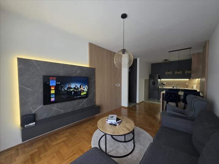 New Modern Apartment In City Center With Parking - Budva