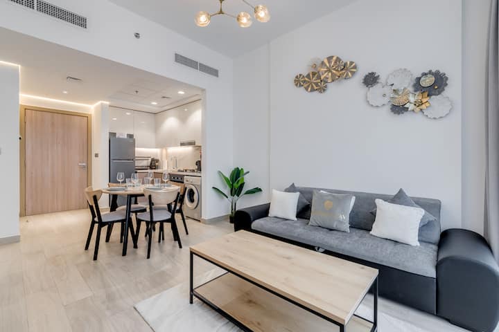 Azizi Riviera 40 Stylish 2br With Balcony, Gym, - Dubai
