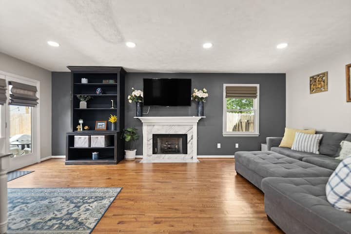Convenient Location | Fully Stocked | 3b - Lexington