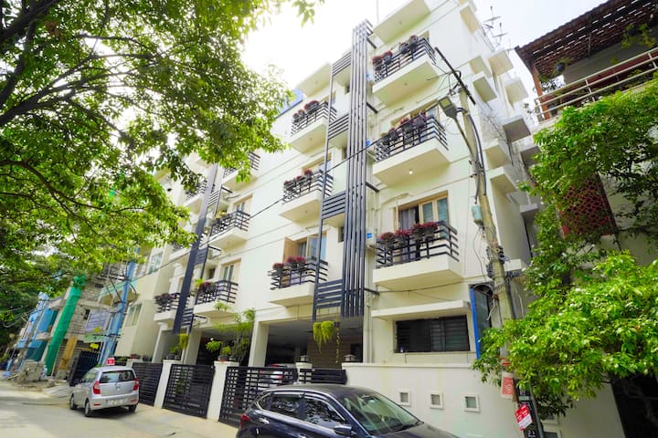 3 Bed Room Apt Old Airport Road - Bengaluru