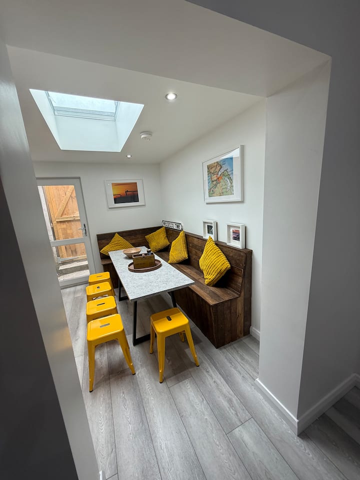 Large Belfast Terrace - Belfast