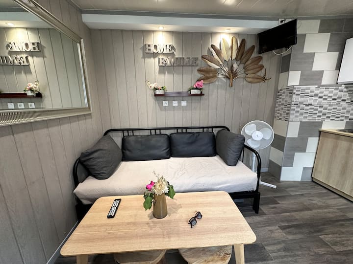 Chambre D'hôtel Pour 3 Personnes - Montreuil