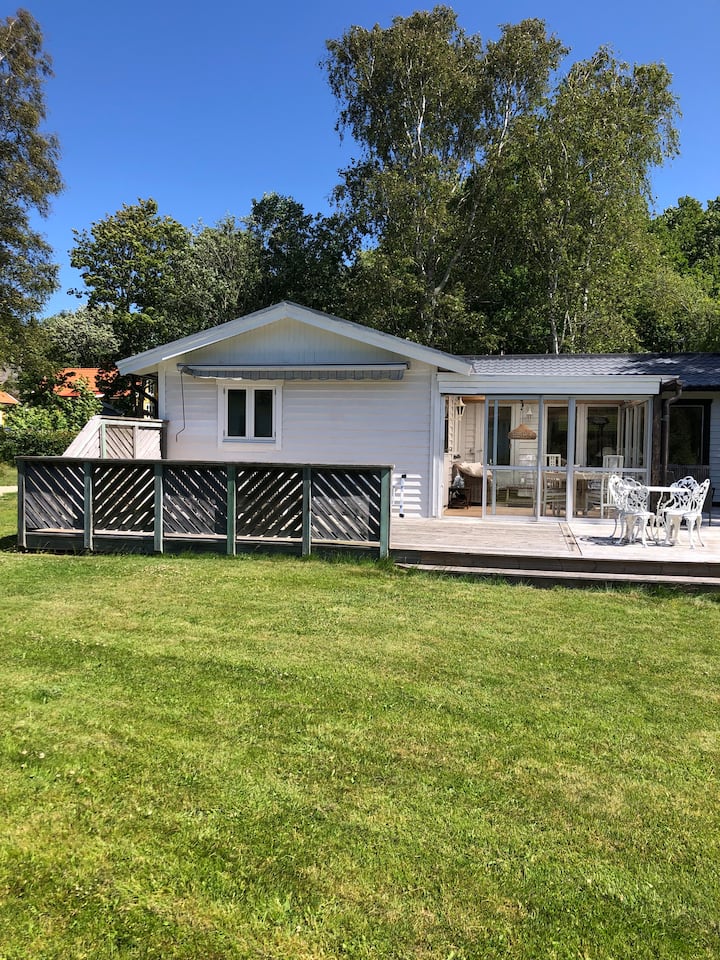 Mysig Stuga Med Stor Tomt Nära Havet. - Grebbestad
