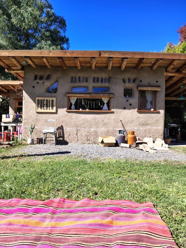 Casita De Barro En La Naturaleza - Bragado