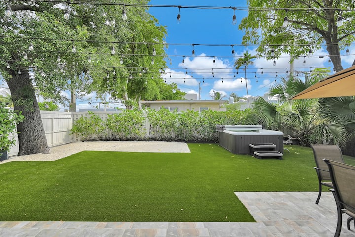Stylish 4b/3b With Jacuzzi Near Wynwood & Beaches - Miami, FL
