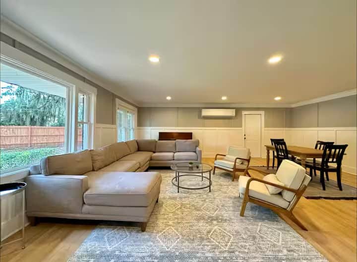 Home Under The Oaks | Sleeps 6! - 博福特
