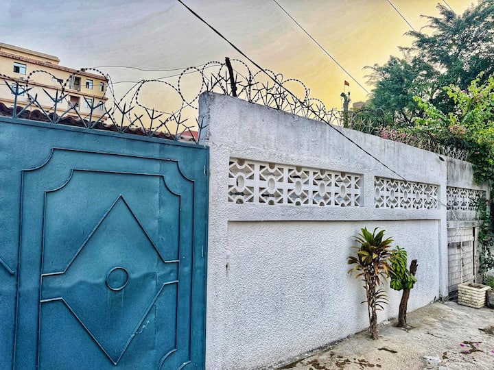Villa Conviviale à Zone 4 - Abidjan