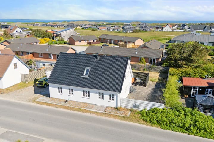 Moderniseret Hus I Klitmøller - Klitmøller