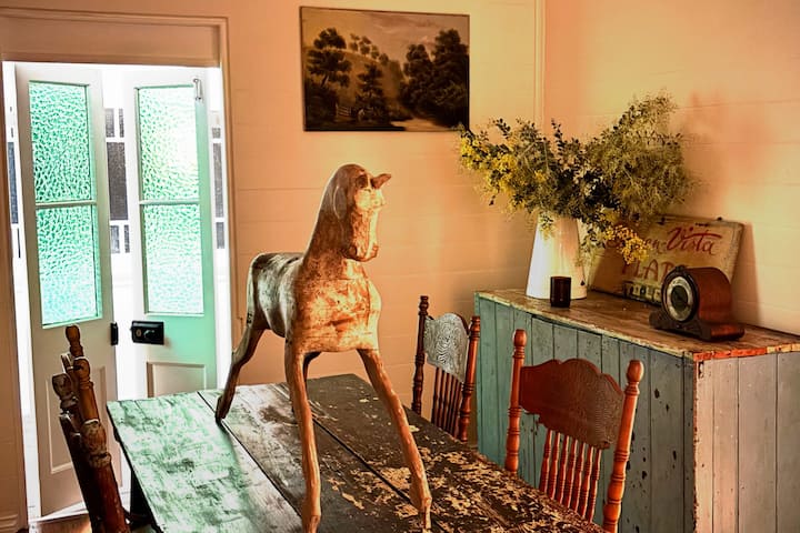 Charming Antique Stay In Marburg - Rosewood