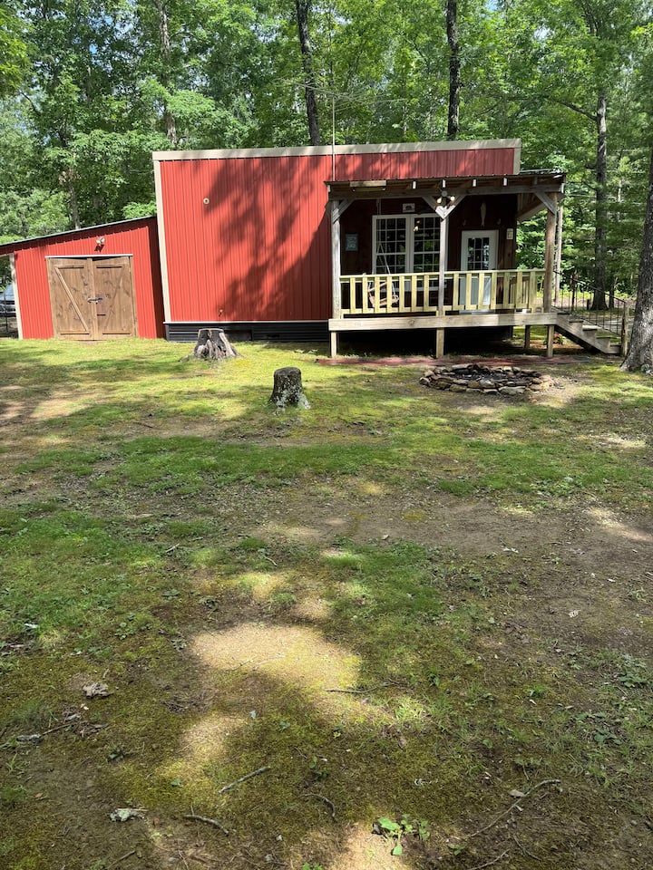 Vintage Elegance Blends With Modern Comfort Cabin - Savage Gulf State Park, Palmer