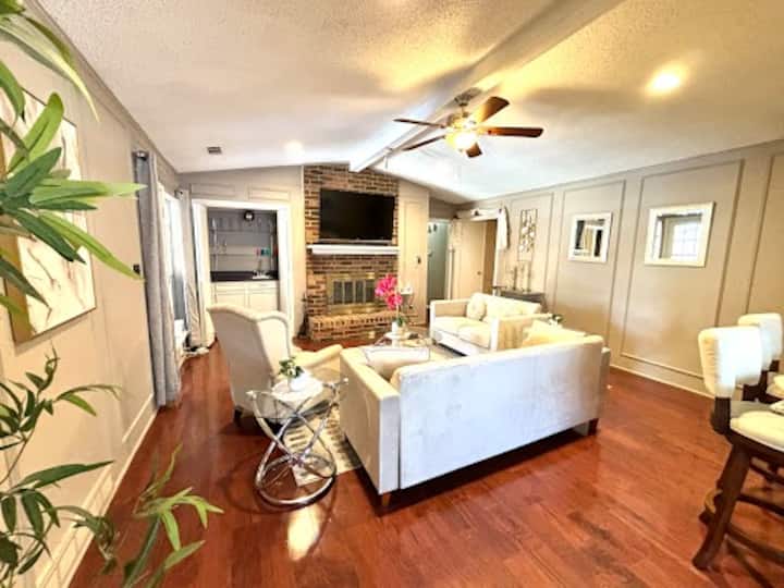 Comfortable 5br Stay In Richardson - Garland, TX