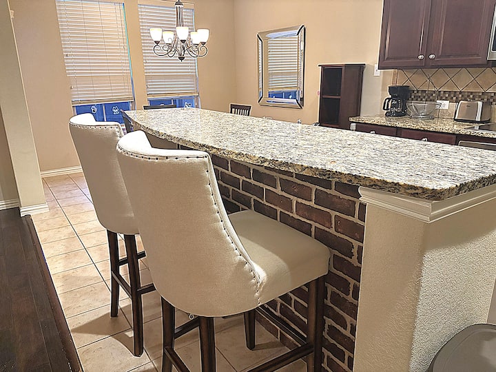 Hamilton Hideaway - Lewisville, TX