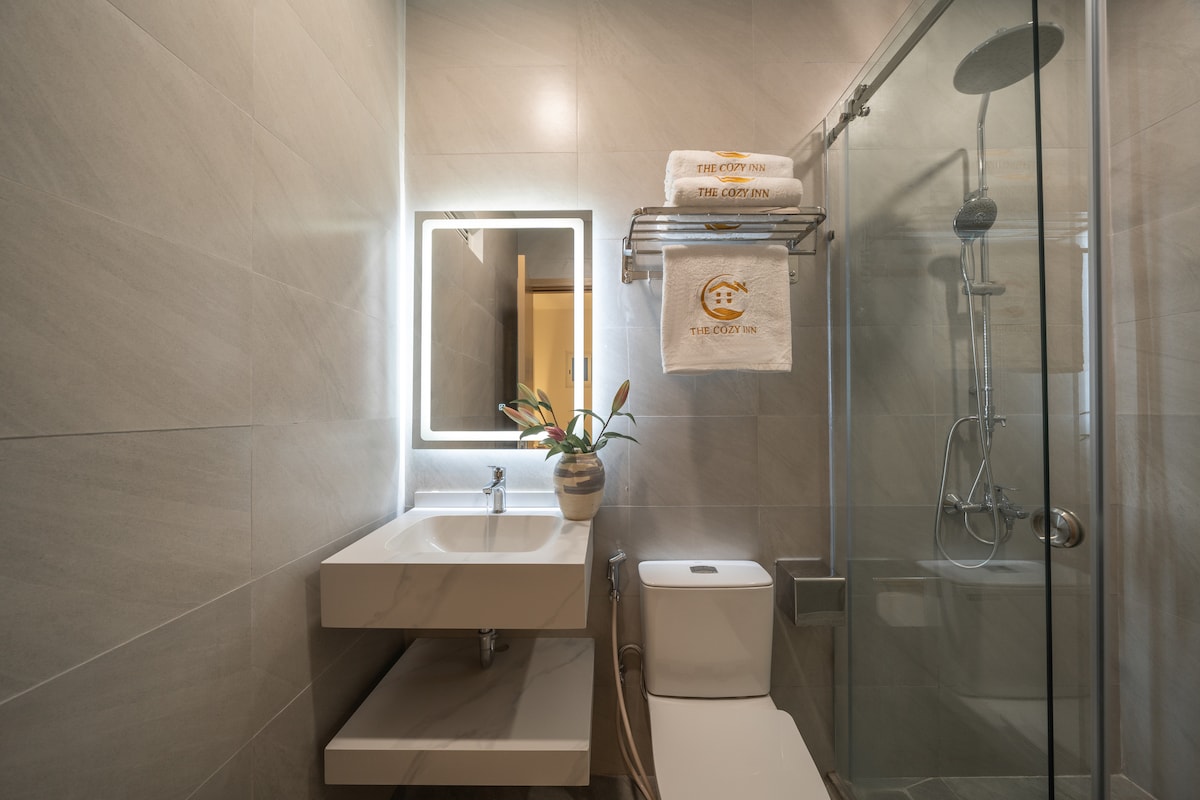 Free Pick-Up Superior Room in D1 For 3pp - Apartments for Rent in Quận ...