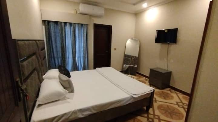 Cozy House A Family Haven - Lahore