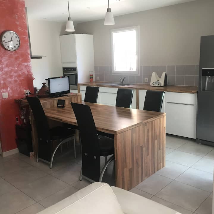 Location Maison Sur Salon - Salon-de-Provence