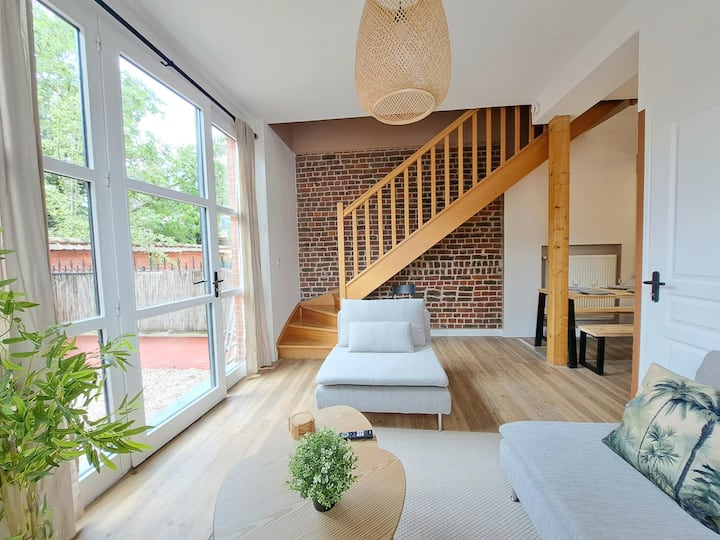 ÉLégante Demeure Avec Cour Et Parking - Tourcoing