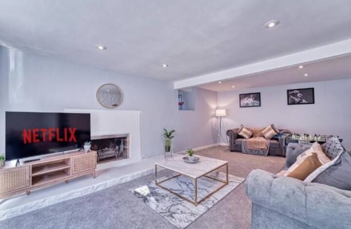 The Stylish Gem Of Bath - Sleeps 10 - Bath
