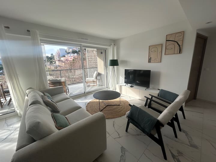 Kosmic 702 - Roquebrune-Cap-Martin