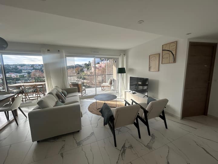 Kosmic 702 - Roquebrune-Cap-Martin