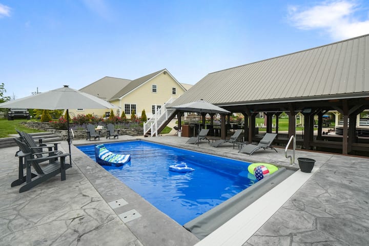 Lakeside Pool Retreat - Lost lands festival
