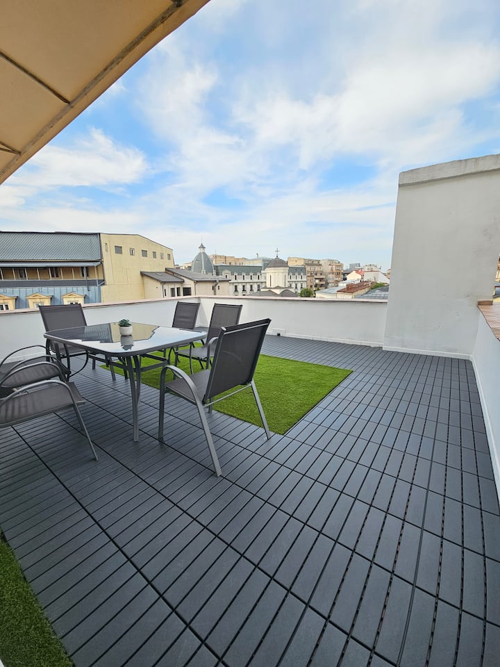 Blue Sky Apartment - Bucharest