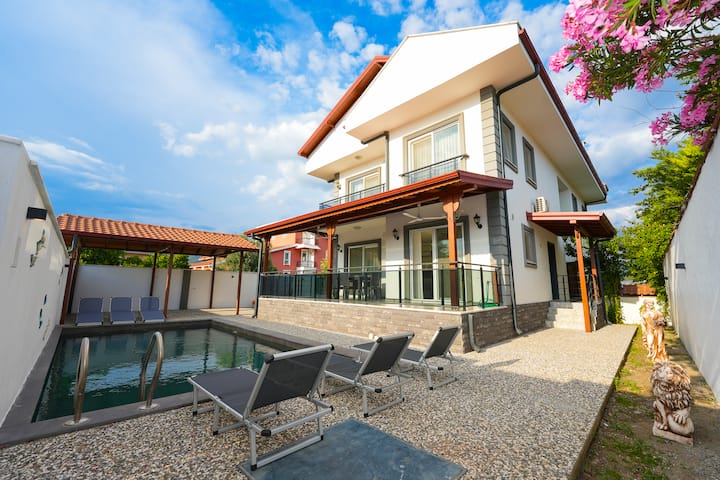 Doğayla Içiçe öZel Havuzlu Villa - Köyceğiz