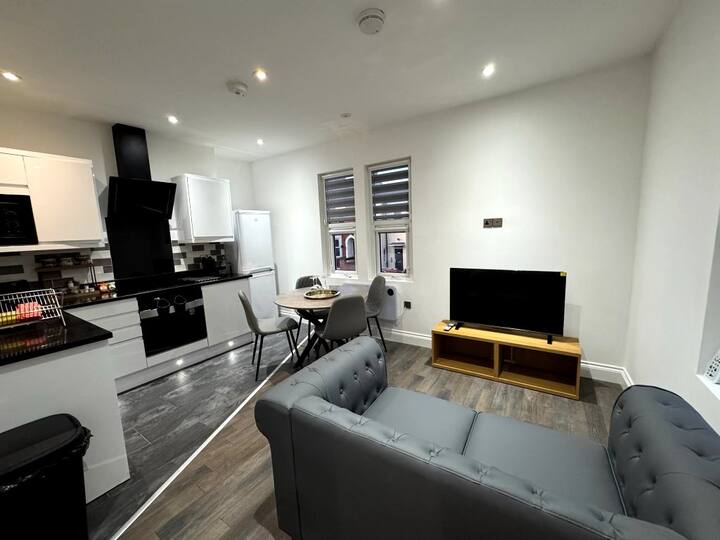 Modern 2-bed Flat In Northampton - ノーザンプトン