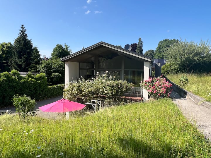 Charmantes Sonniges Ferienhaus Mit Designmobiliar - Starnberg