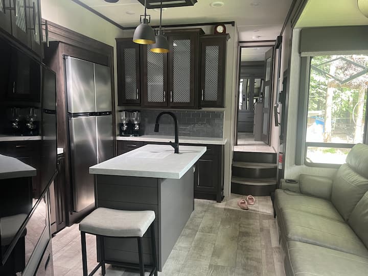 5 Star Camping Luxury Experience - Sechelt