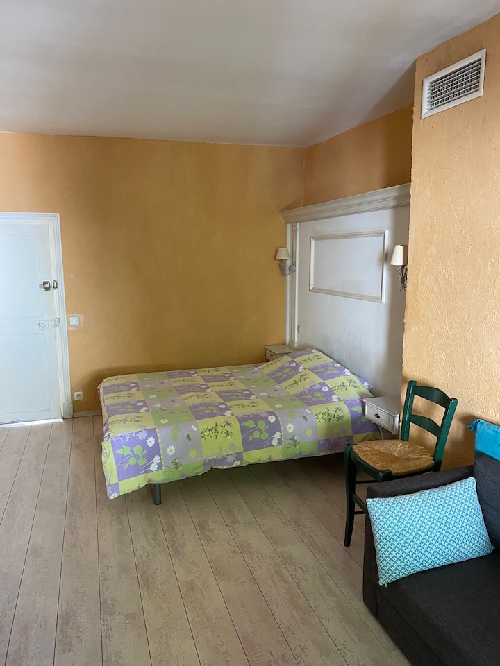 Belle Suite Avec Salle De Bain Privée & Terrasse - Maussane-les-Alpilles