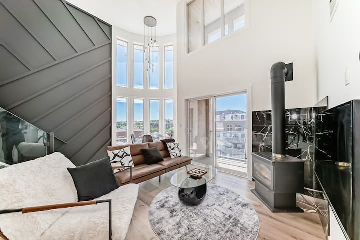 Penthouse Loft On 17th W/hot Tub - Calgary