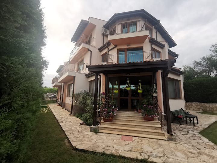 Affordable Rooms / 5 Min From Beach / Bbq - Varna